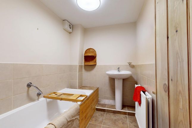 Castle View Terrace, Skipton BD23, 3 bedroom terraced house for sale ...