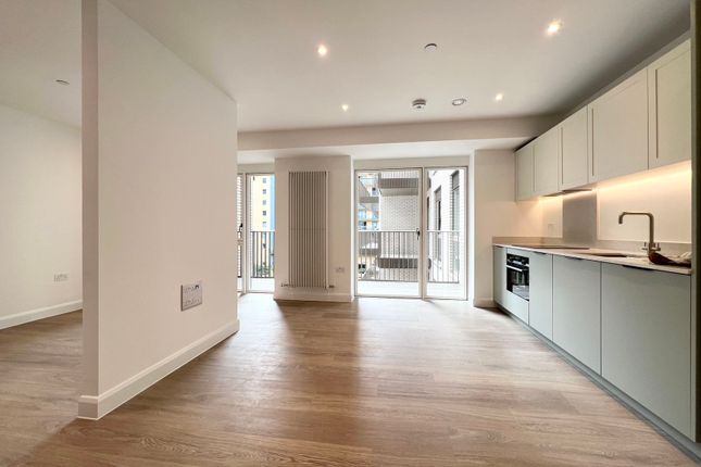 Wellspring House, 11 Seagull Lane, London E16, studio to rent ...