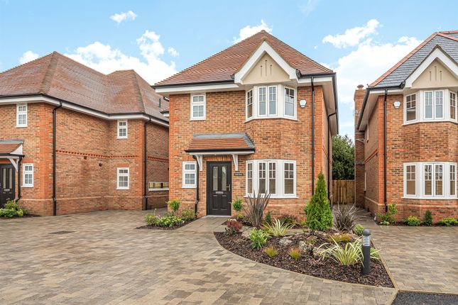 Dropmore Road, Burnham, Slough SL1, 3 bedroom detached house for sale ...