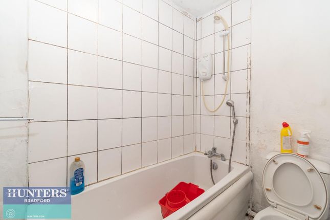 Lister Gardens Manningham, Bradford, West Yorkshire BD8, 1 bedroom flat ...