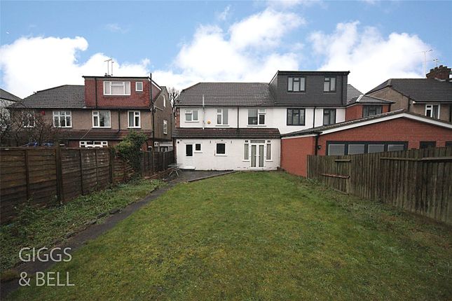 Blenheim Crescent Luton Bedfordshire Lu3 4 Bedroom Semi Detached