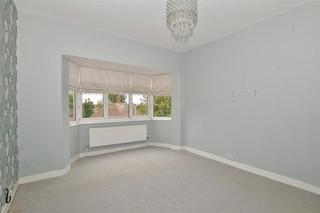 Mooring Road Rochester Kent Me1 3 Bedroom Semi Detached House For