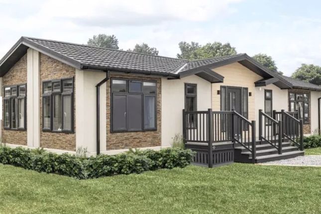 Warren Park, Thursley, Surrey. GU8, 2 bedroom mobile/park home for sale ...