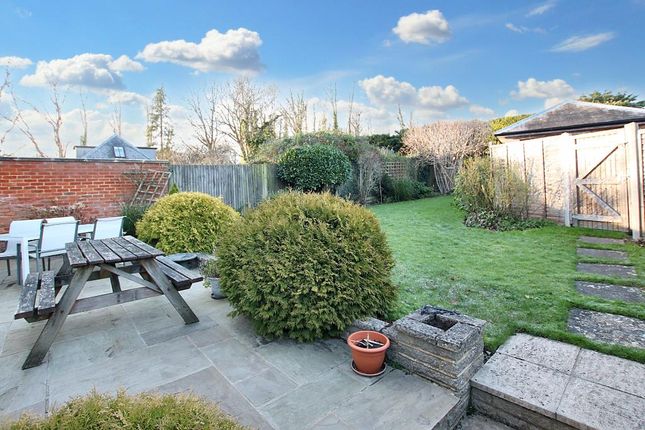 The Coach House, Bell Lane, Fetcham KT22, 4 bedroom detached house for ...