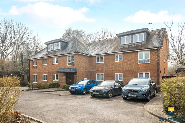 Mallow Crescent, Burpham, Guildford GU4, 2 bedroom flat for sale ...