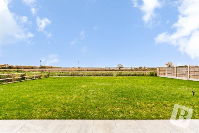 Greyhound Grove, Upminster RM14, 3 bedroom bungalow for sale - 68893703 ...