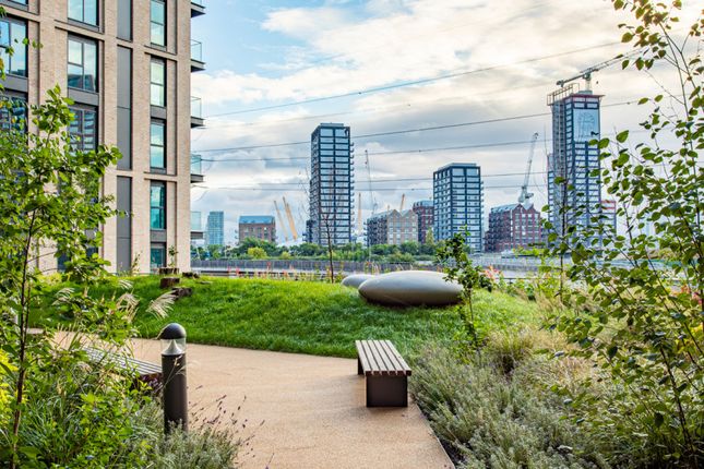 Silvertown Way, London E16, 1 bedroom flat for sale - 67341244 ...
