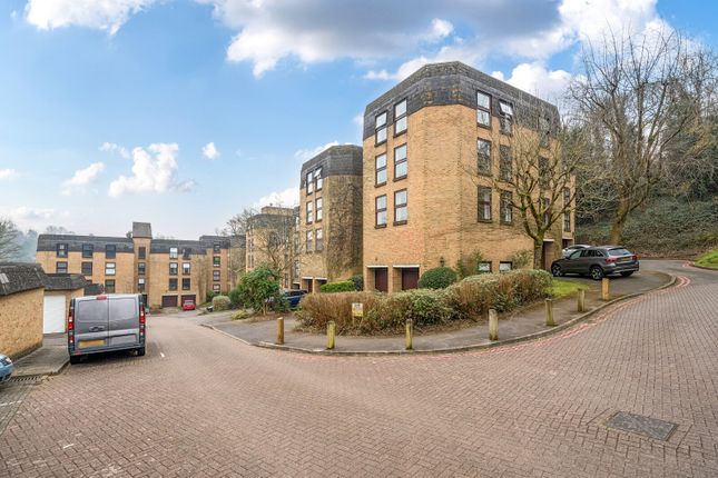 Chapel Fields, Charterhouse Road, Godalming GU7, 2 bedroom flat for ...