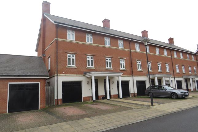 4 bed town house for sale in Barn Croft Drive, Lower Earley, Reading ...