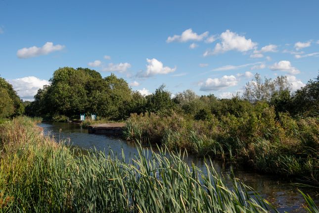 The Street, Tongham GU10, 2 bedroom terraced house for sale - 63489218 ...