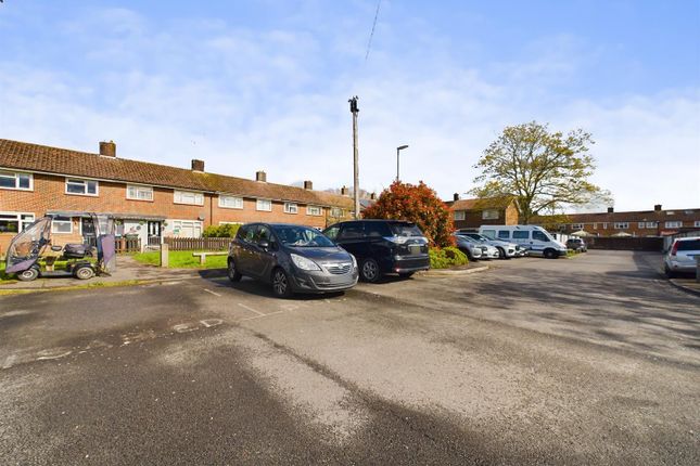 Kirdford Close, Crawley RH11, 3 bedroom property for sale - 67105501 ...