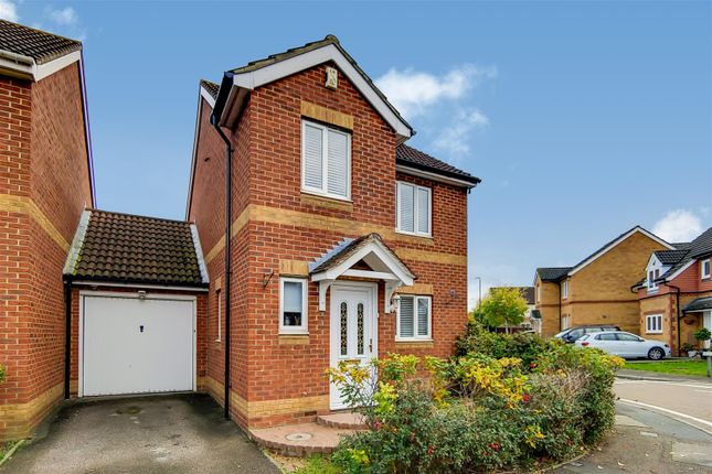 3 bed link-detached house for sale in Sussex Road, Erith DA8 - Zoopla