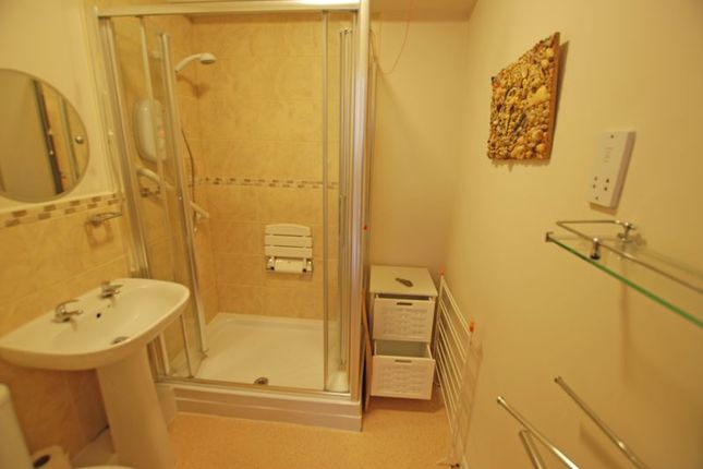 The Grove, Gosforth, Newcastle Upon Tyne NE3, 2 bedroom flat for sale ...