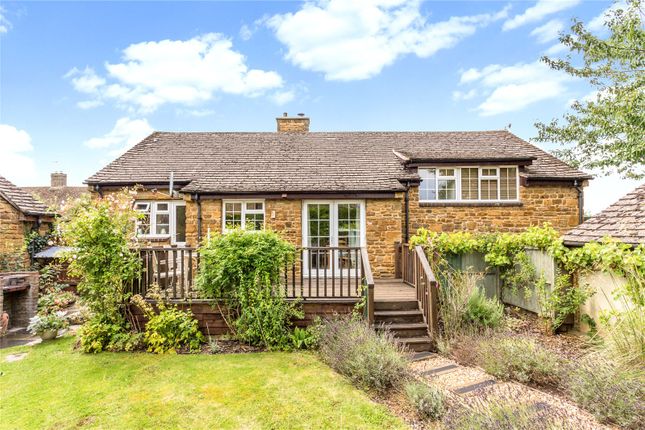Croft Lane, Adderbury, Banbury, Oxfordshire OX17, 4 bedroom bungalow ...