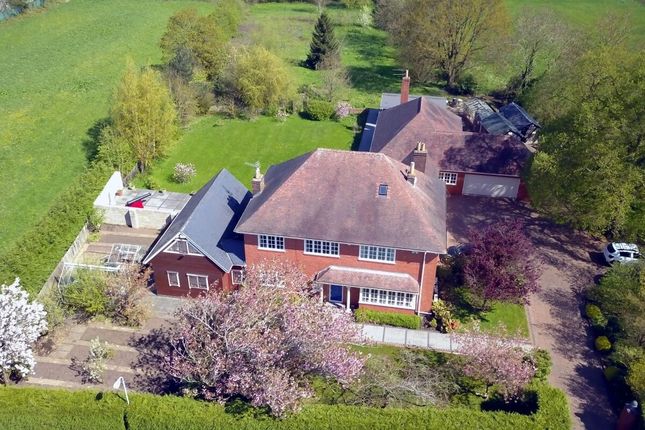 Houses For Sale In Eaves Green Park Meriden Coventry Cv7 Eaves