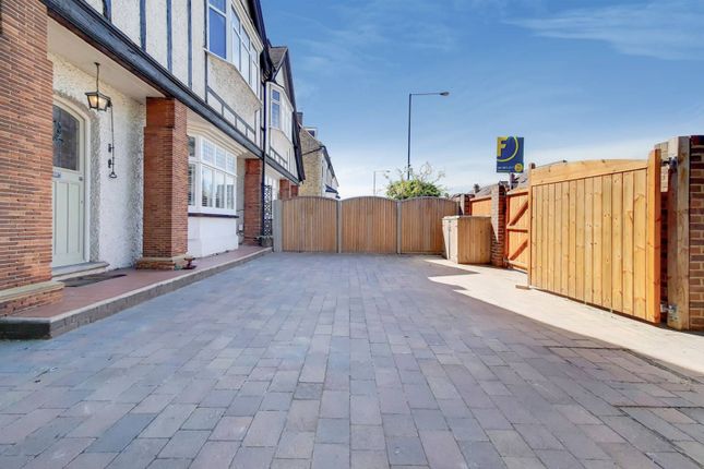 Whitton Road Twickenham Tw1 4 Bedroom Semi Detached House To Rent