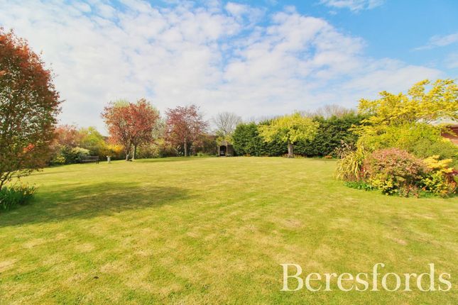 Hall Lane, Upminster, Essex RM14, 2 bedroom flat for sale - 58437691 ...