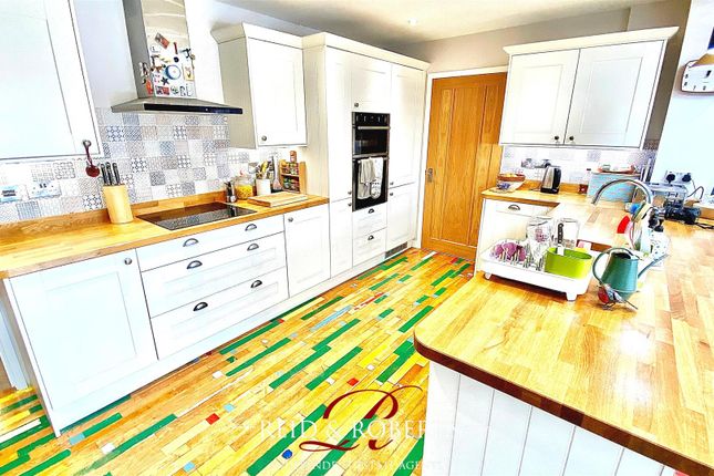 Parc Y Llan, Llanfair Dyffryn Clwyd, Ruthin LL15, 3 bedroom detached ...