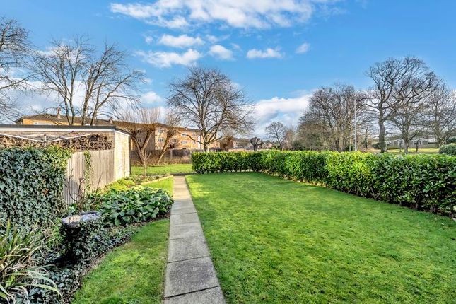 Huntingfield Road, Bury St. Edmunds IP33, 3 bedroom semi-detached house ...
