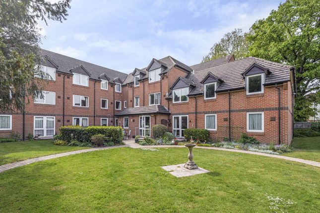Rosemary Lane, Horley, Surrey RH6, 2 bedroom flat for sale - 61464724 ...
