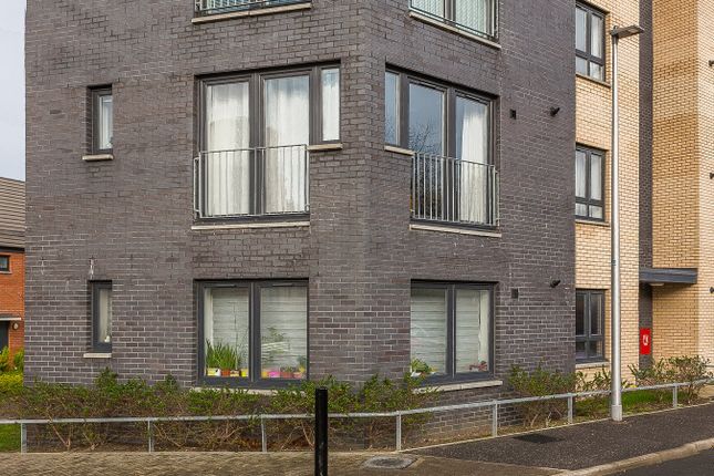Niddrie Mains Road, Edinburgh EH16, 3 bedroom flat for sale - 69329922 ...