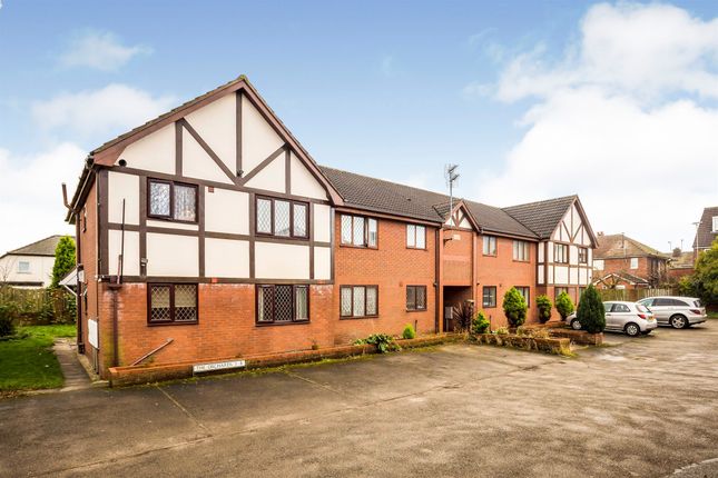 High Street, Saltney, Chester CH4, 2 bedroom flat for sale - 53801826 ...