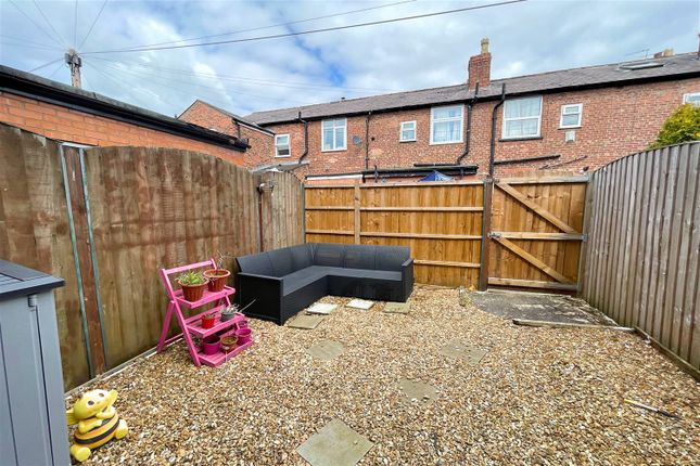 Roebuck Lane, Sale M33, 2 bedroom terraced house for sale - 64587387 | PrimeLocation
