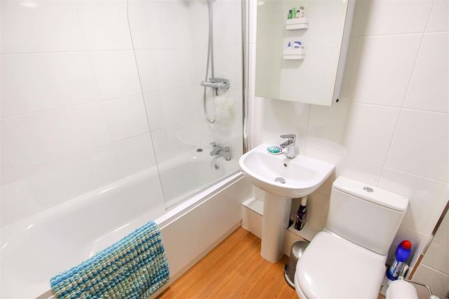 Woodrush Crescent Locks Heath Southampton So31 2 Bedroom Terraced