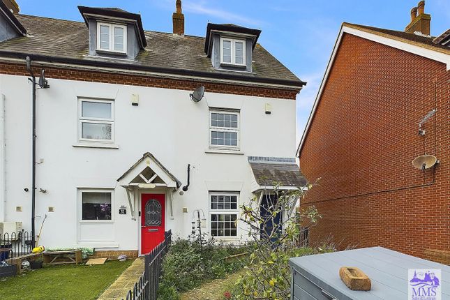 Hall Road, Wouldham, Rochester ME1, 4 bedroom end terrace house for ...