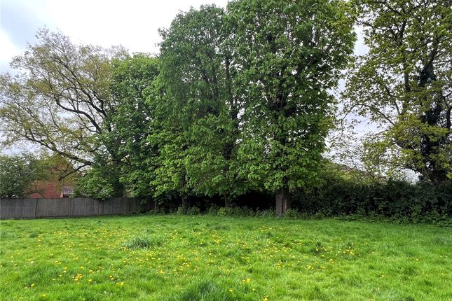 Manor Road, Tongham, Surrey GU10, 2 bedroom maisonette for sale ...