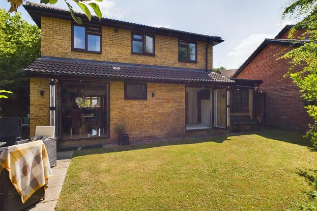 Selbourne Close, Crawley RH10, 5 bedroom detached house for sale ...