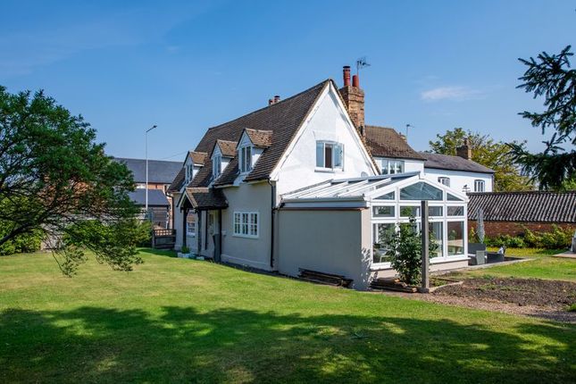 Buckingham Road, Bletchley, Milton Keynes MK3, 4 bedroom cottage for ...