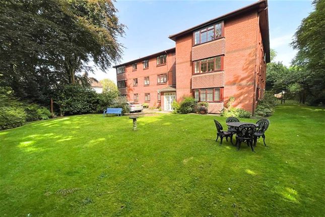 Brooklands Road, Sale M33, 2 bedroom flat for sale - 66566860 ...