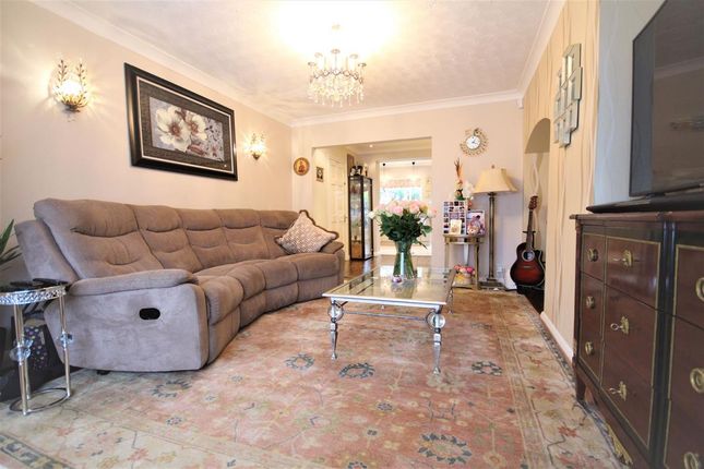 2 Bed Semi Detached House For Sale In Cornwallis Road Dagenham Rm9