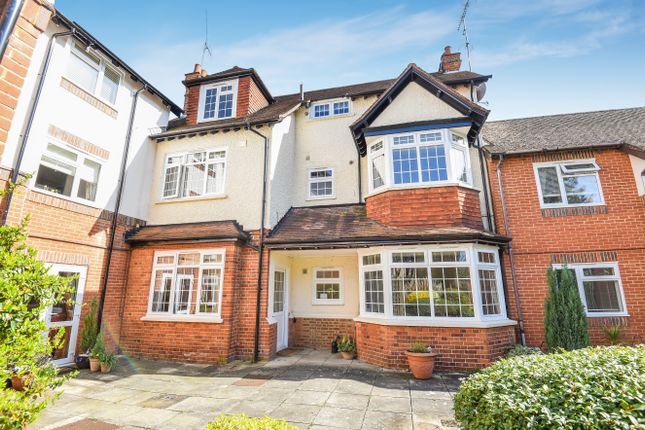 Elizabeth Hart Court, 11 Mayfield Road, Weybridge KT13, 1 bedroom flat ...