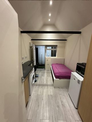 Tenterden Dr, Hendon NW4, studio to rent - 67040267 | PrimeLocation