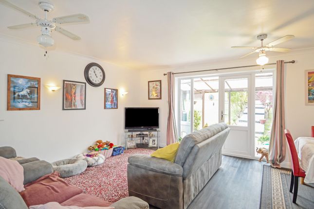 High Street, Halling, Rochester ME2, 3 bedroom semi-detached house for ...