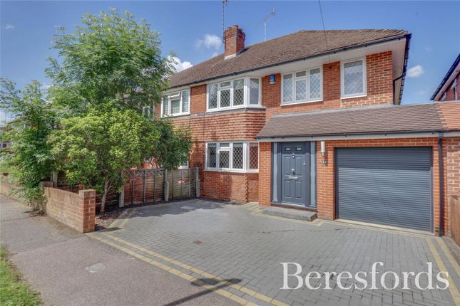 Rochford Avenue Shenfield Cm15 4 Bedroom Semi Detached House For Sale