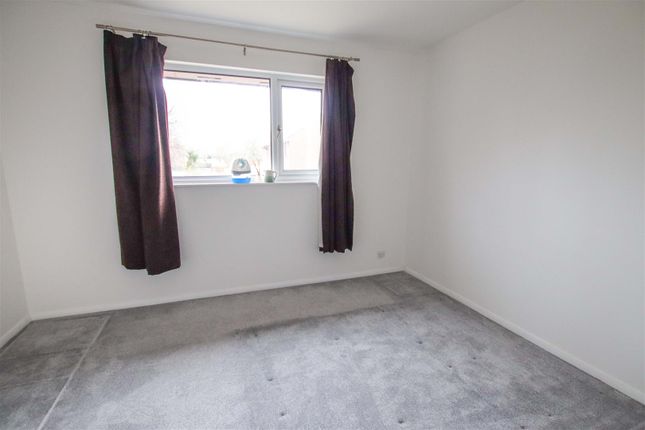 Woodrush Crescent Locks Heath Southampton So31 2 Bedroom Terraced