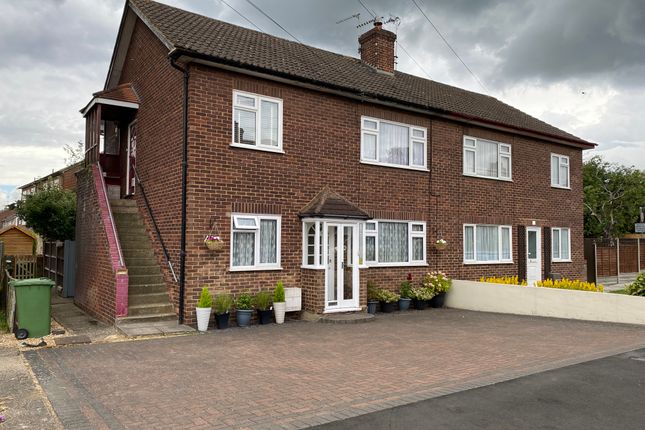 Cadmore Lane, Cheshunt, Waltham Cross EN8, 2 bedroom maisonette for ...