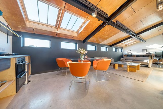 The Old Racecourse, Lewes BN7, 3 bedroom flat to rent - 68540309 ...