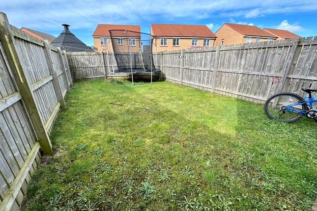 Crosthwaite Gardens, Skelton-In-Cleveland, Saltburn-By-The-Sea TS12, 3 ...