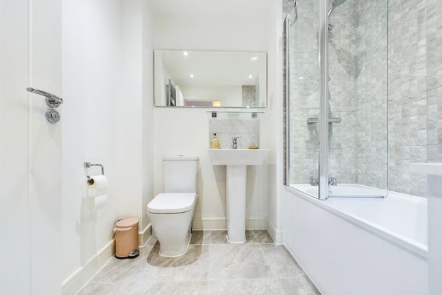 Mulberry Walk, Bordon, Hampshire GU35, 2 bedroom semi-detached house ...