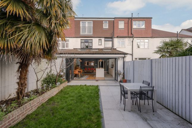 The Quadrant, London SW20, 4 bedroom terraced house for sale - 69563045 ...