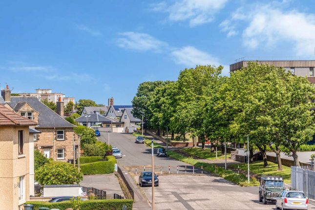 Chesser Crescent, Edinburgh EH14, 3 bedroom flat for sale - 70481398 ...