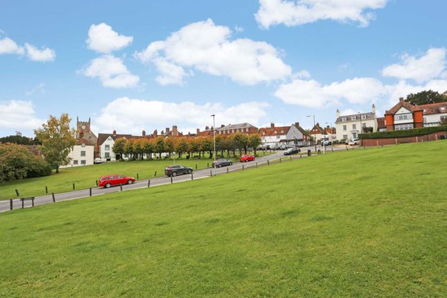 Silbury House, The Green SN8, 2 bedroom flat to rent - 61785282 ...