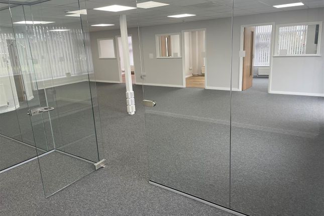 Warehouse to let in Wrotham Road, Meopham, Gravesend DA12 - 68060305 ...