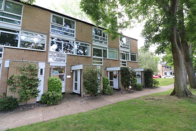 Houses for Sale in High Road, Byfleet, West Byfleet KT14 - High Road ...
