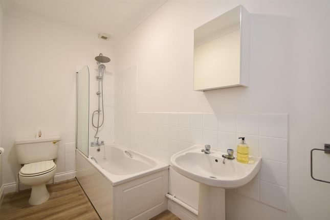 Anglesea Terrace, St. Leonards-On-Sea TN38, 2 bedroom flat for sale ...