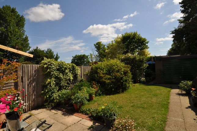 Woking Road, Guildford GU1, 2 bedroom end terrace house for sale ...